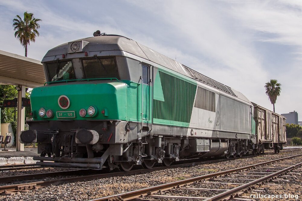 Locomotives ONCF MAROC / Alstom E-1300, E-1400, DF-100, / Hitachi E ...